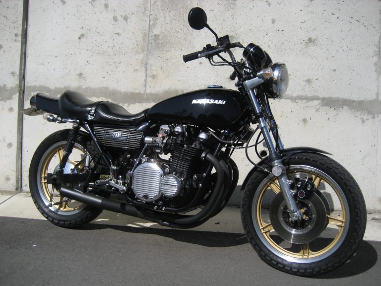 KAWASAKI 旧車 パーツ 特集 【Z1/Z2 サイドカバー】 | 【PMC.Inc】株式会社ピーエムシー｜カワサキZを中心としたバイクカスタムパーツのPMC