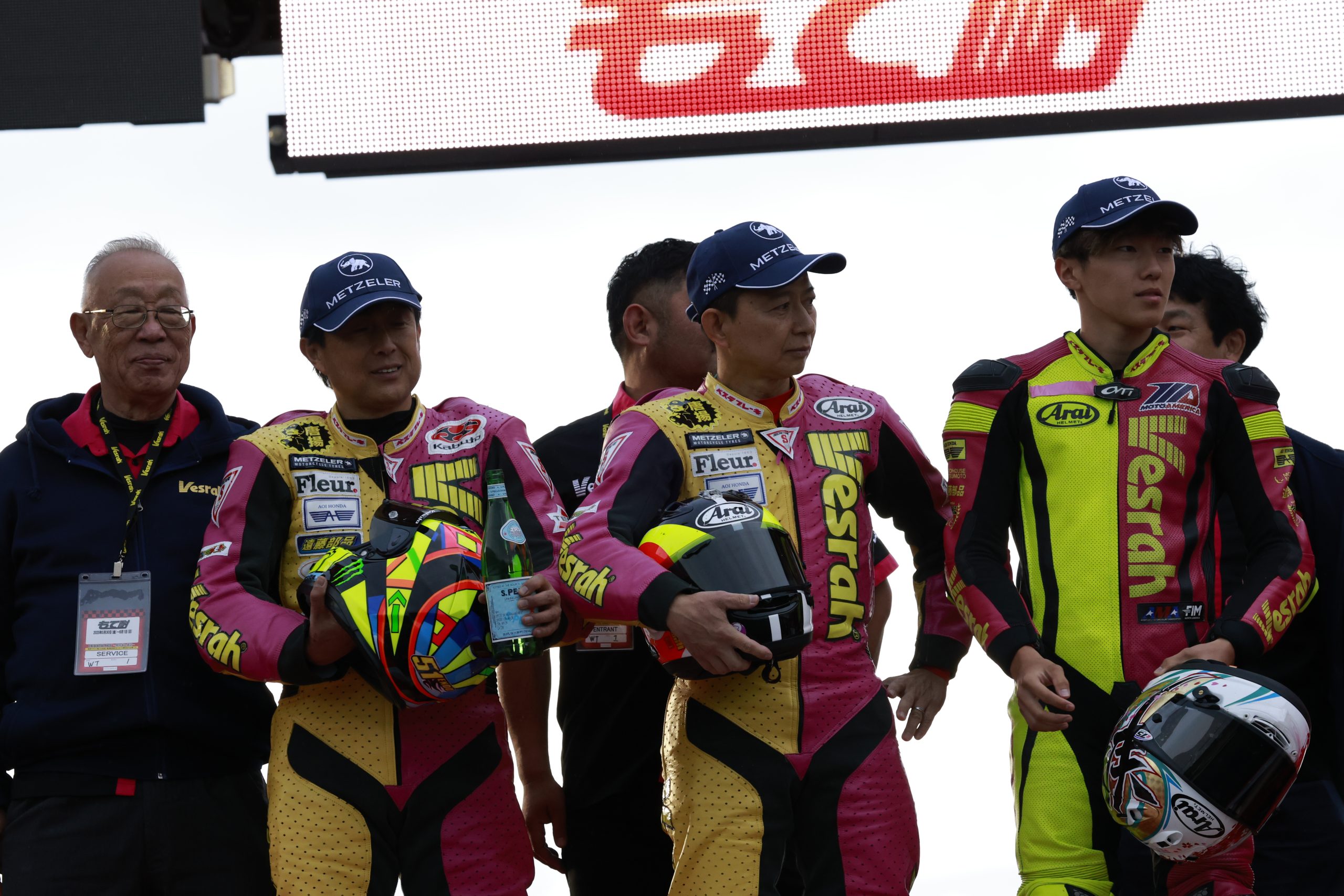【レース速報】”もて耐”2025 【Vesrah Racing TEC.2&YSS】が総合優勝！ | NEWS | YSS Japan